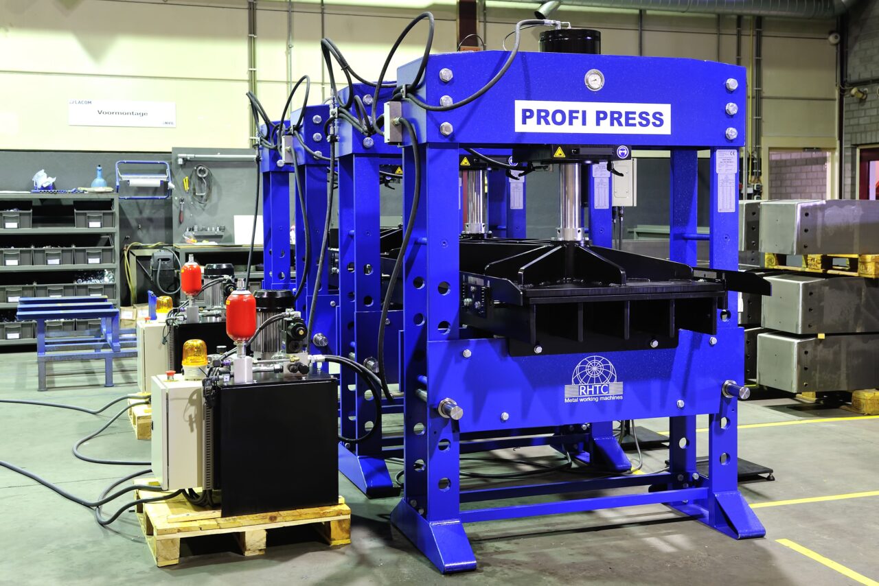 Press line | Profi Press, high quality hydraulic presses - RHTC